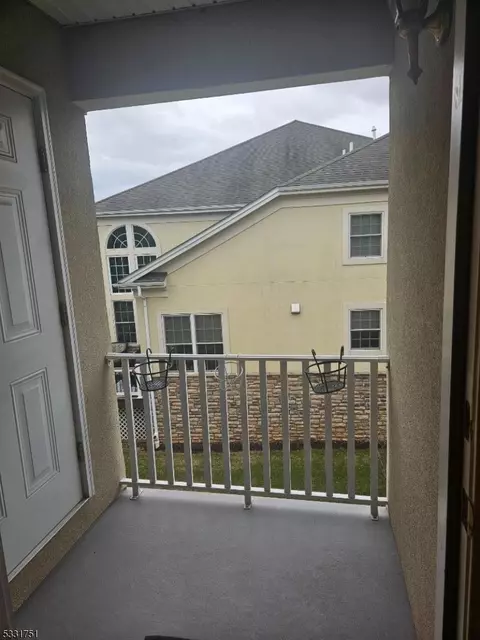 16 Aggie Ln, Warren, NJ 07059 | MLS# 3940656 | 13 Photos - Movoto