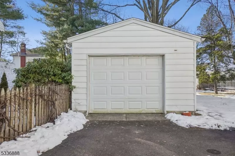 56 Pitt St, Bloomfield, NJ 07003 | 19 Photos - Movoto