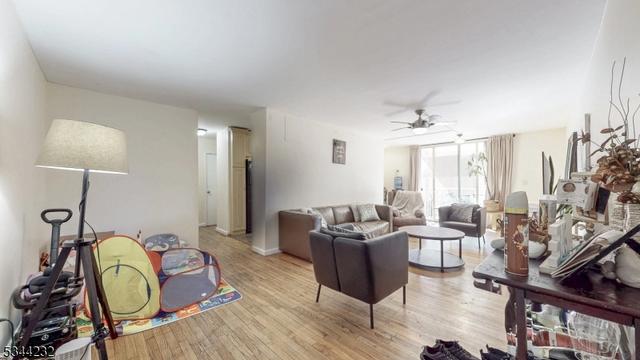 712 N Broad St #2C, Elizabeth, NJ 07208 | MLS# 3951009 | 21 Photos - Movoto