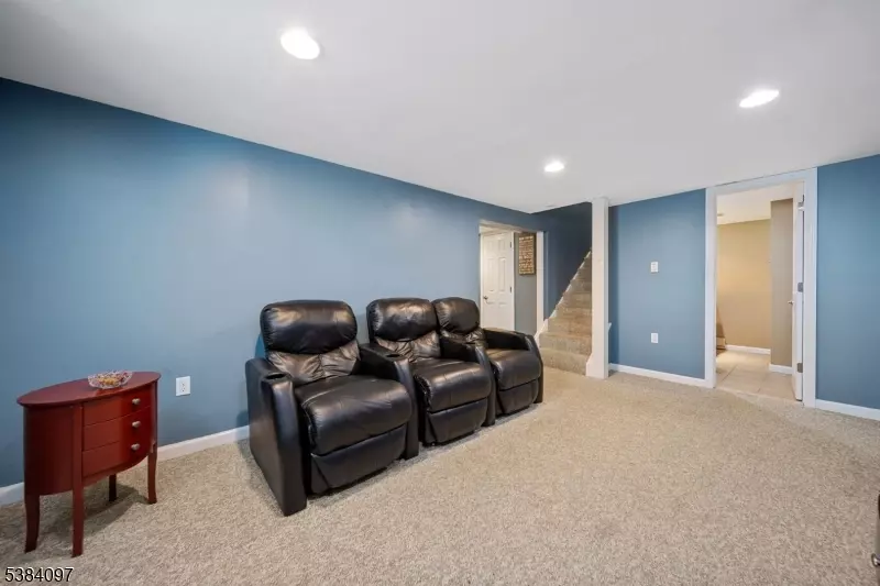 1438 Washington Ave, Pompton Lakes, NJ 07442 | MLS# 3986127 | 26 Photos ...