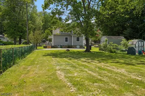 15 Elm St, Budd Lake, NJ 07828 | MLS# 4030454 | 32 Photos - Movoto
