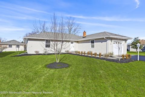 302 Saint Thomas Dr, Toms River, NJ 08757 | 21 Photos | MLS #22128926 ...