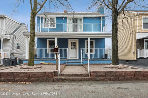 Single Family Homes with 3+ Bedrooms for Sale in Hazlet NJ