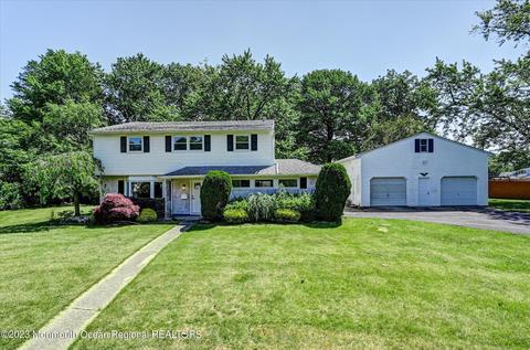 Single Family Homes with 3+ Bedrooms for Sale in Hazlet NJ