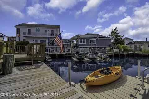 8 Weaver Dr, Beach Haven West, NJ 08050 | 41 Photos - Movoto