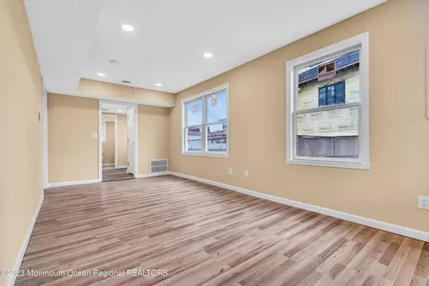 20 Creek Rd, Keansburg, NJ 07734 | 11 Photos - Movoto