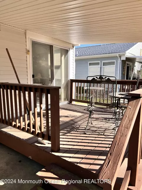 57 Paradise Blvd, Toms River, NJ 08757 | 33 Photos - Movoto