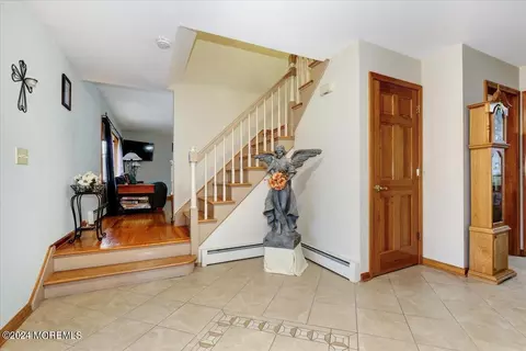 63 Laura Ave, Edison, NJ 08820 | 33 Photos - Movoto