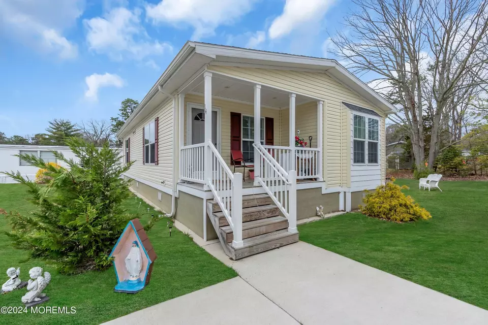 14 Beaver Ave, Whiting, NJ 08759 | 15 Photos - Movoto