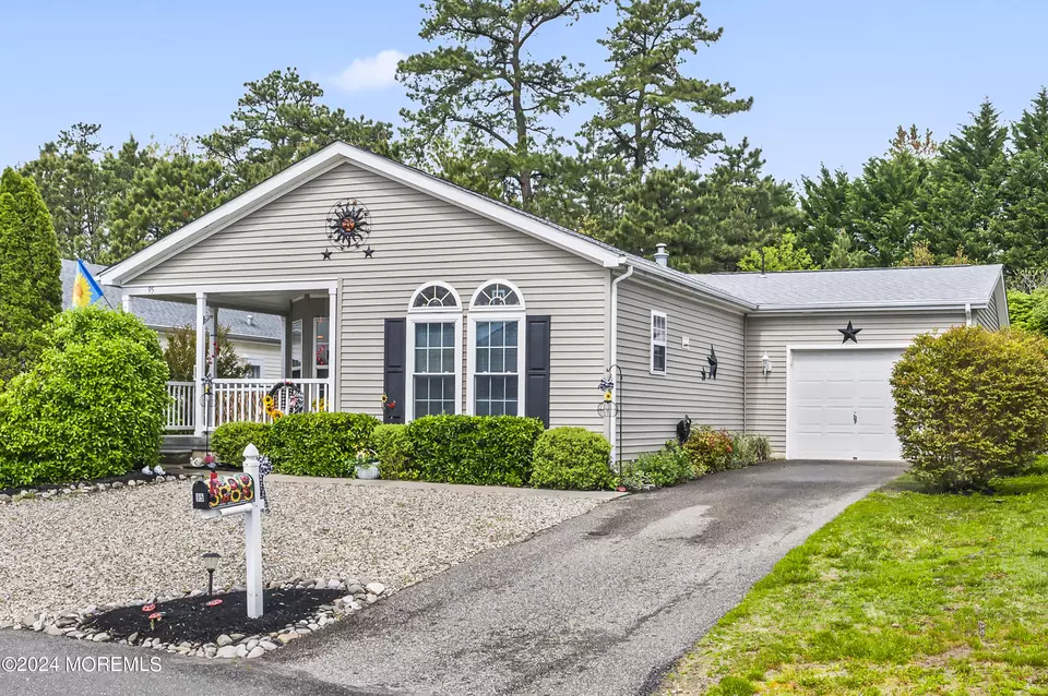 95 Oak Ridge Ln, Manahawkin, NJ 08050 | 26 Photos - Movoto