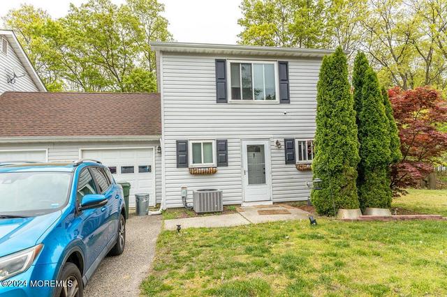 9 Desiree Ct, Howell, NJ 07731 | 23 Photos - Movoto