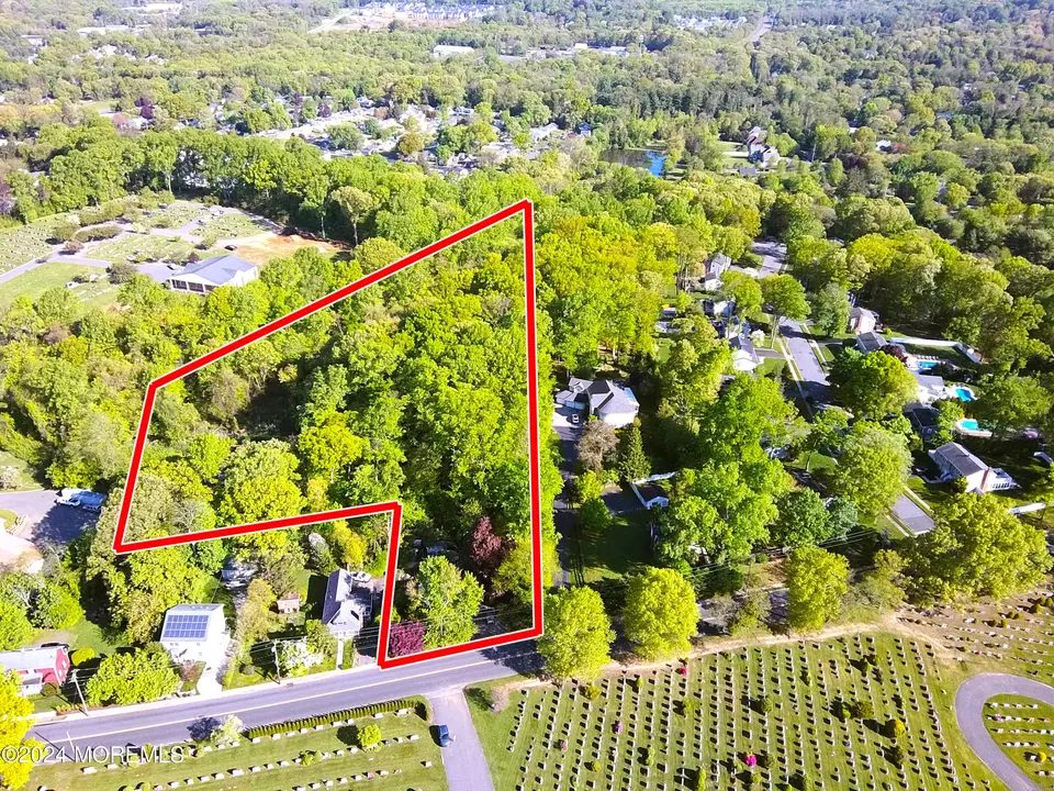 152 Chapel Hill Rd, Middletown, NJ 07748 | MLS# 22412851 | 8 Photos ...