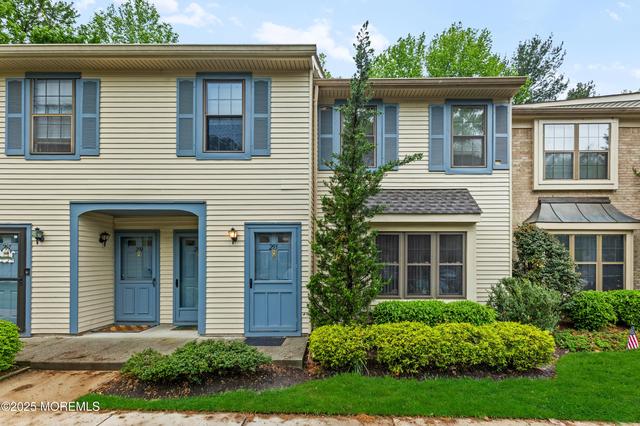 293 Gloucester Ct, Matawan, NJ 07747 | MLS# 22514390 | 27 Photos - Movoto