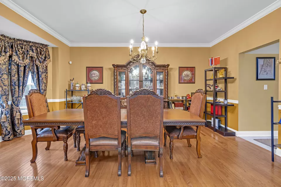 6 Cornell Ct, Freehold, NJ 07728 | MLS# 22524262 | 66 Photos - Movoto