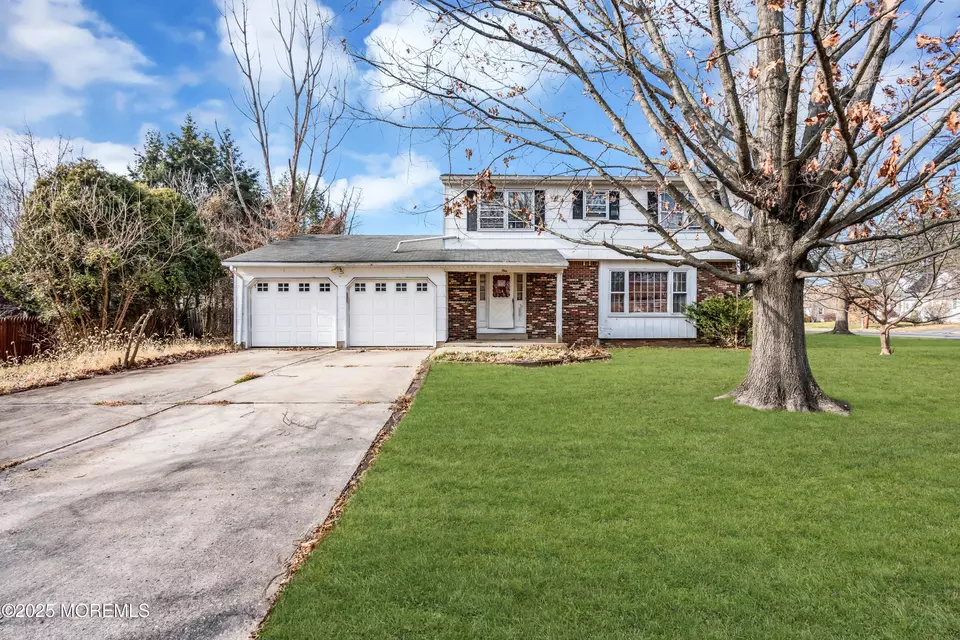 1 Colleen Cir, Ewing, NJ 08638 | MLS# 22536111 | 12 Photos - Movoto