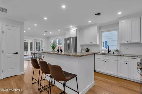 35 Westbrook Dr, Toms River, NJ 08757 | 51 Photos - Movoto
