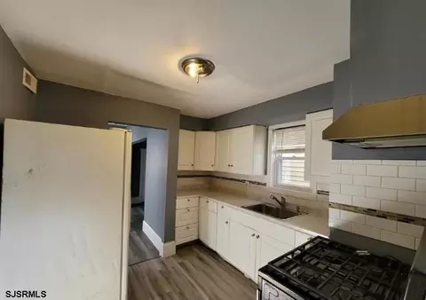 1006 N Michigan Ave, Atlantic City, NJ 08401 | 6 Photos - Movoto