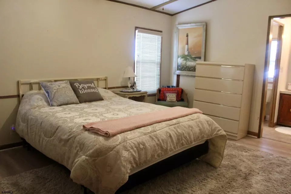 23 Cardinal Dr, Egg Harbor City, NJ 08215 | 22 Photos - Movoto