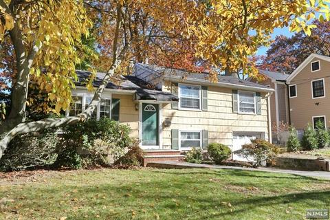 204 Adams Ave, River Edge, NJ 07661 | 32 Photos | MLS #22039768 - Movoto