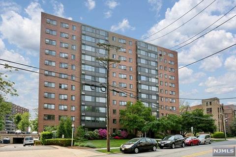 90 Prospect Ave #6D, Hackensack, NJ 07601 | 26 Photos | MLS #23015502 ...