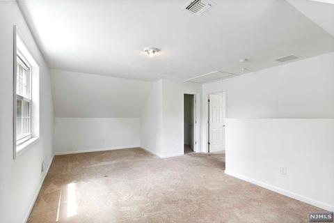 29 River Rd, Oakland, NJ 07436 | 22 Photos - Movoto