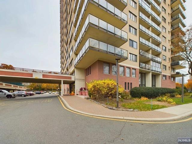 Edgewater, NJ Condos & Townhouses For Sale - Movoto