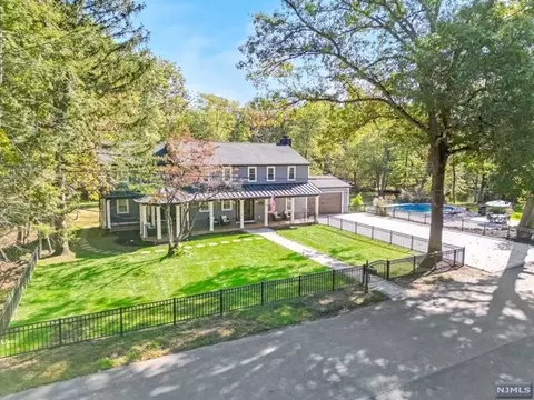 276 River Dr, River Vale, NJ 07675 | 38 Photos - Movoto