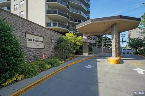 2077 Center Ave # 8H, Fort Lee, NJ 07024 | 27 Photos - Movoto