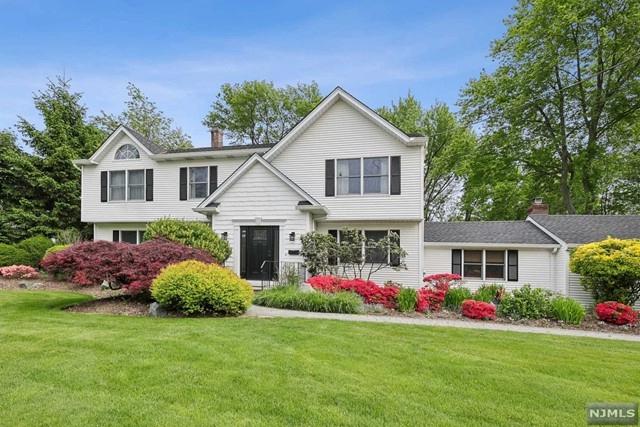 405 Ridgewood Rd, Township Of Washington, NJ 07676 | 48 Photos - Movoto