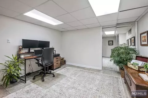 616 Calvin St, Township Of Washington, NJ 07676 | 48 Photos - Movoto