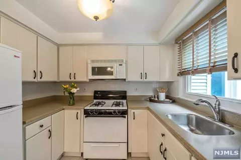 616 Calvin St, Township Of Washington, NJ 07676 | 48 Photos - Movoto