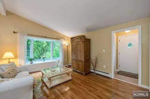 616 Calvin St, Township Of Washington, NJ 07676 | 48 Photos - Movoto