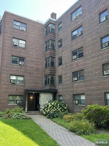 3030 Edwin Ave #4D, Fort Lee, NJ 07024 | 5 Photos - Movoto