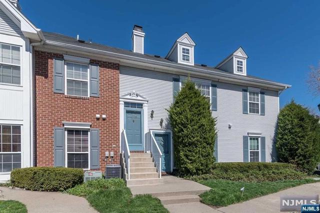 1107 Coventry Way, Mahwah, NJ 07430 | MLS# 24032808 | 24 Photos - Movoto
