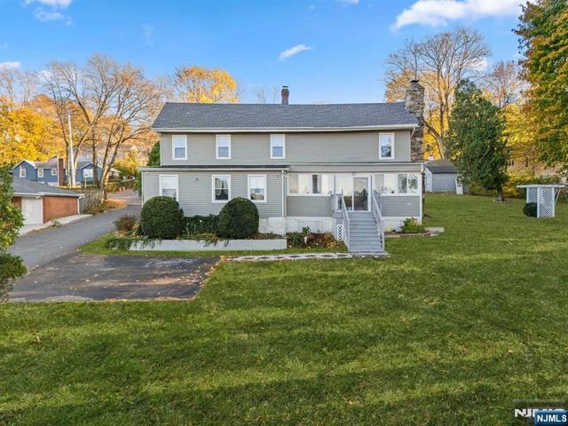 8 Canfield St, Mount Olive, NJ 07828 | MLS# 24035796 | 34 Photos - Movoto