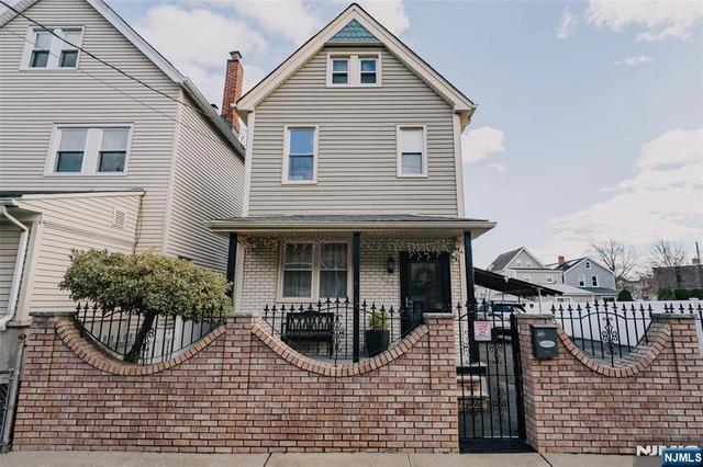 334 Cortlandt St, Belleville, NJ 07109 | MLS #25001014 | 28 Photos - Movoto