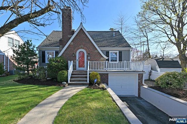 147 Ackerman St, Maywood, NJ 07607 | MLS# 25010585 | 31 Photos - Movoto