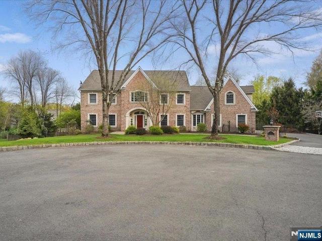 8 Matthew Pl, Mahwah, NJ 07430 | MLS# 25015838 | 50 Photos - Movoto