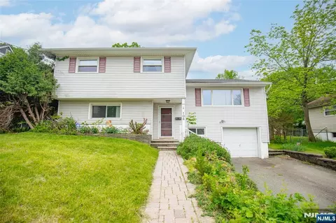 135 Oak St, Dover, NJ 07801 | MLS# 3978088 - Movoto