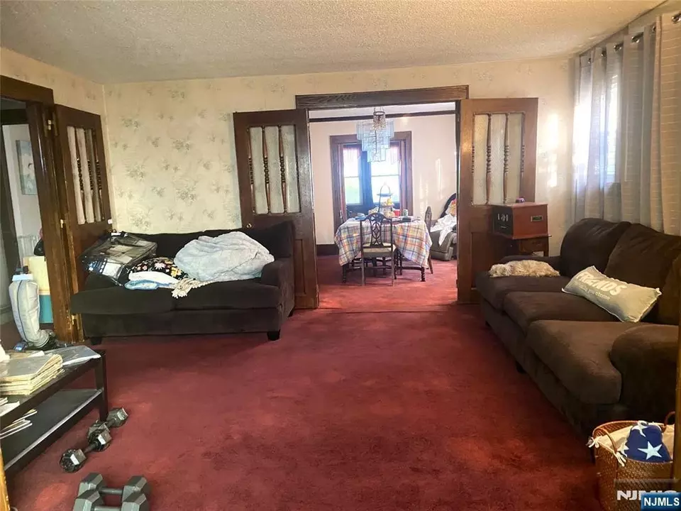 857 Garrison Ave, Teaneck, NJ 07666 | MLS# 25034618 | 5 Photos - Movoto