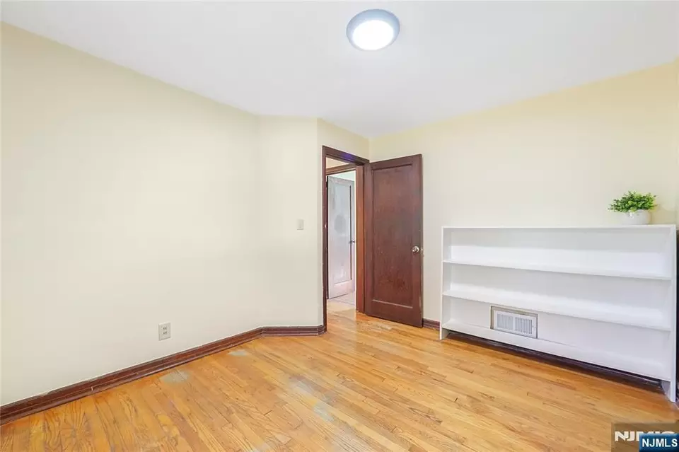171 Harrison St, New Milford, NJ 07646 | MLS# 25041063 | 19 Photos - Movoto