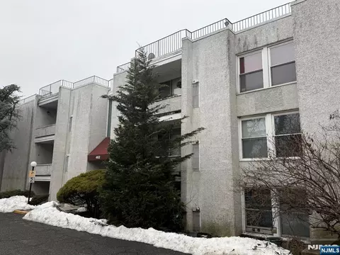 462 River Rd #C, Nutley, NJ 07110 | MLS# 26007393 | 10 Photos - Movoto