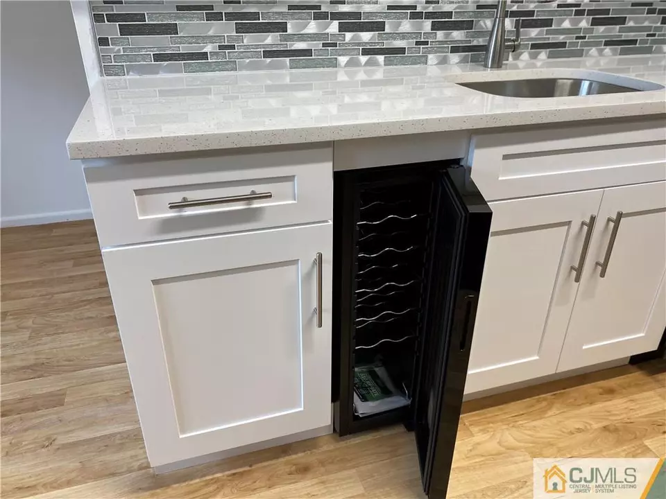 340 Sharon Garden Ct, Woodbridge, NJ 07095 | MLS# 2250156M | 36 Photos - Movoto