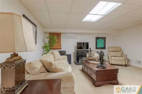 15 Cherokee Rd, East Brunswick, NJ 08816 - Movoto