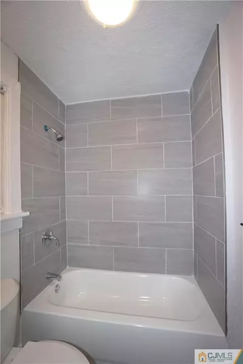 5 Wedgewood Ave, Woodbridge, NJ 07095 | 21 Photos - Movoto