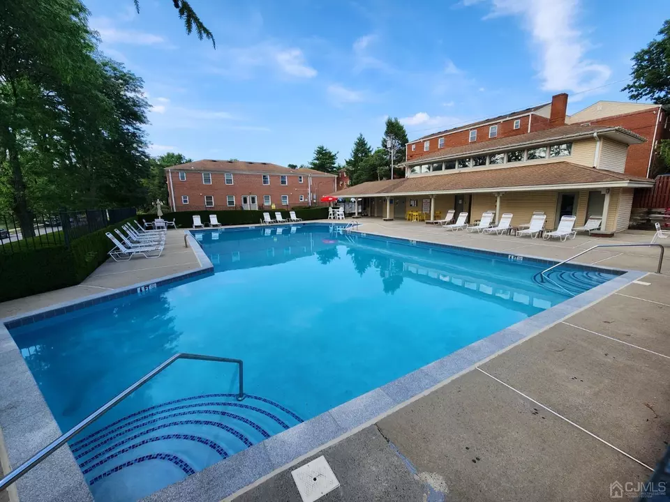 34 York Dr #3B, Edison, NJ 08817 - Movoto