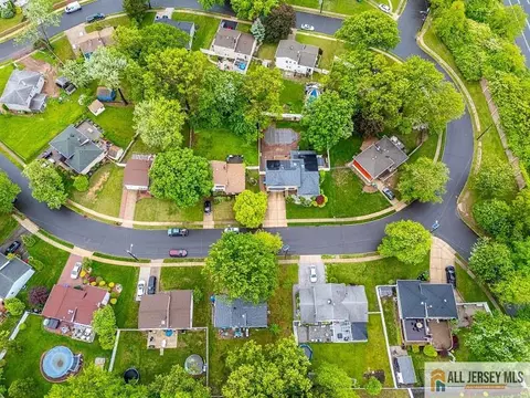 33 Larchmont Rd, Edison, NJ 08837 | 21 Photos - Movoto