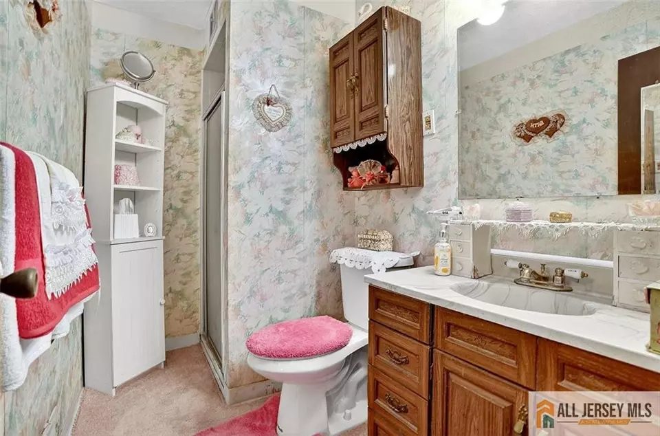 84 S Inman Ave, Avenel, NJ 07001 | MLS# 2660894M | 27 Photos - Movoto