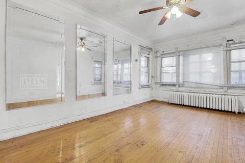 8253 S Throop St, Chicago, IL 60620 - Movoto