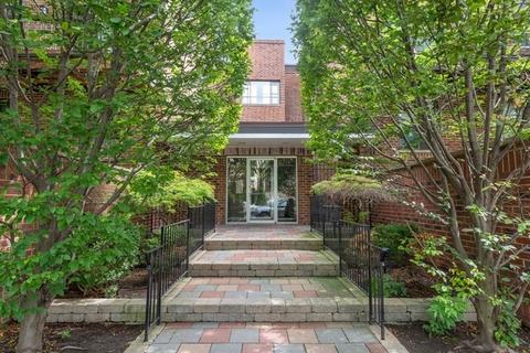 Jefferson Park Chicago: A Slower Pace of Life in the Big City - Movoto